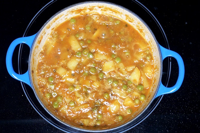 Aloo matar recipe | How to make aloo mutter recipe | Aloo matar gravy